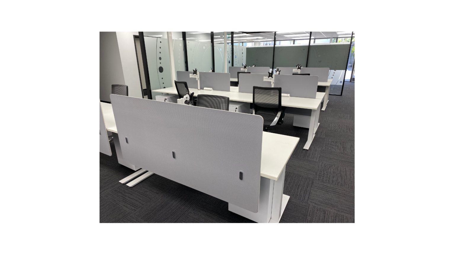 Universal Desk Mounted Screen – Cam Interiors